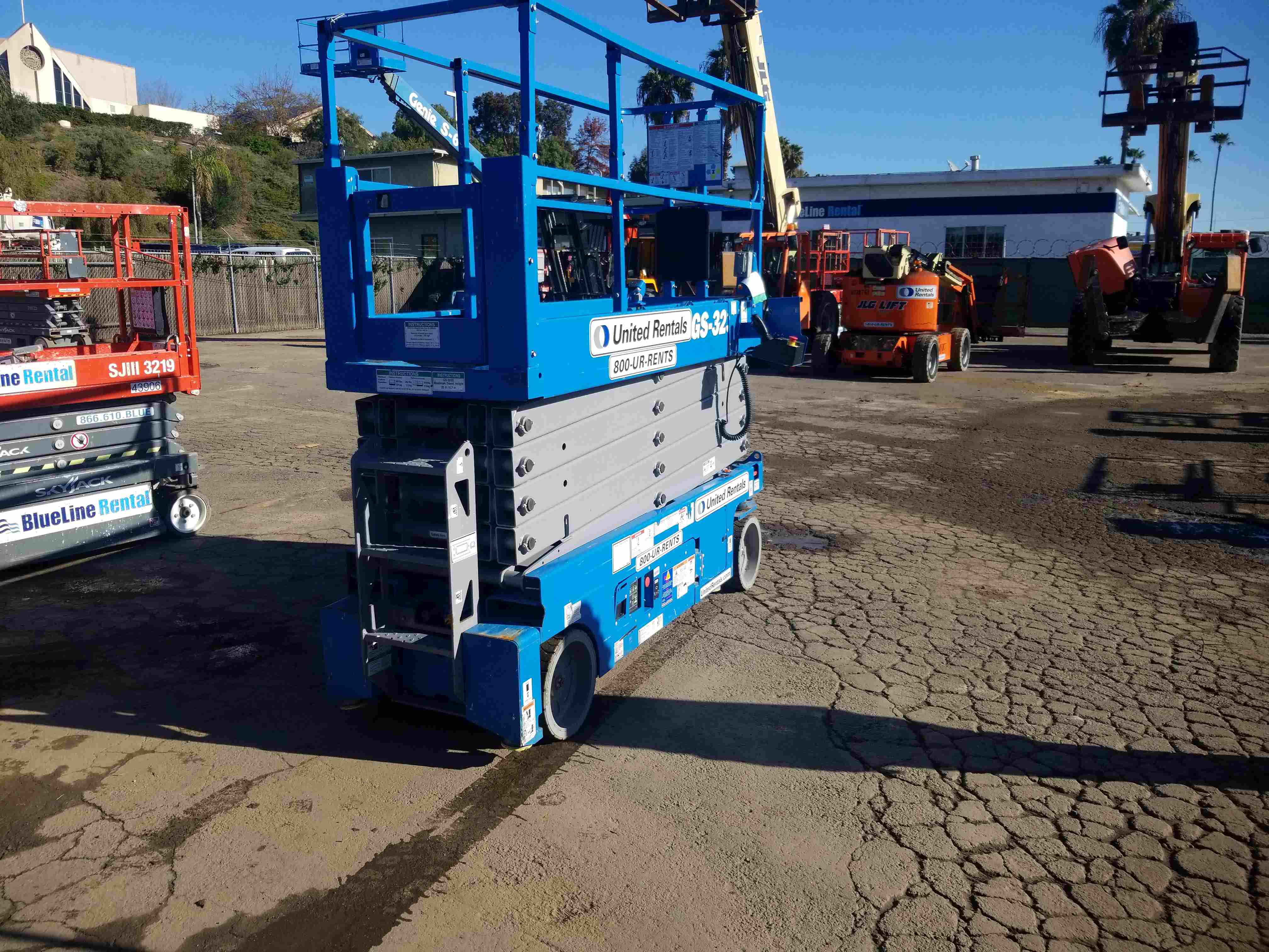 Used 2017 Genie GS-3232 Scissor Lift For Sale in North Las Vegas, NV ...