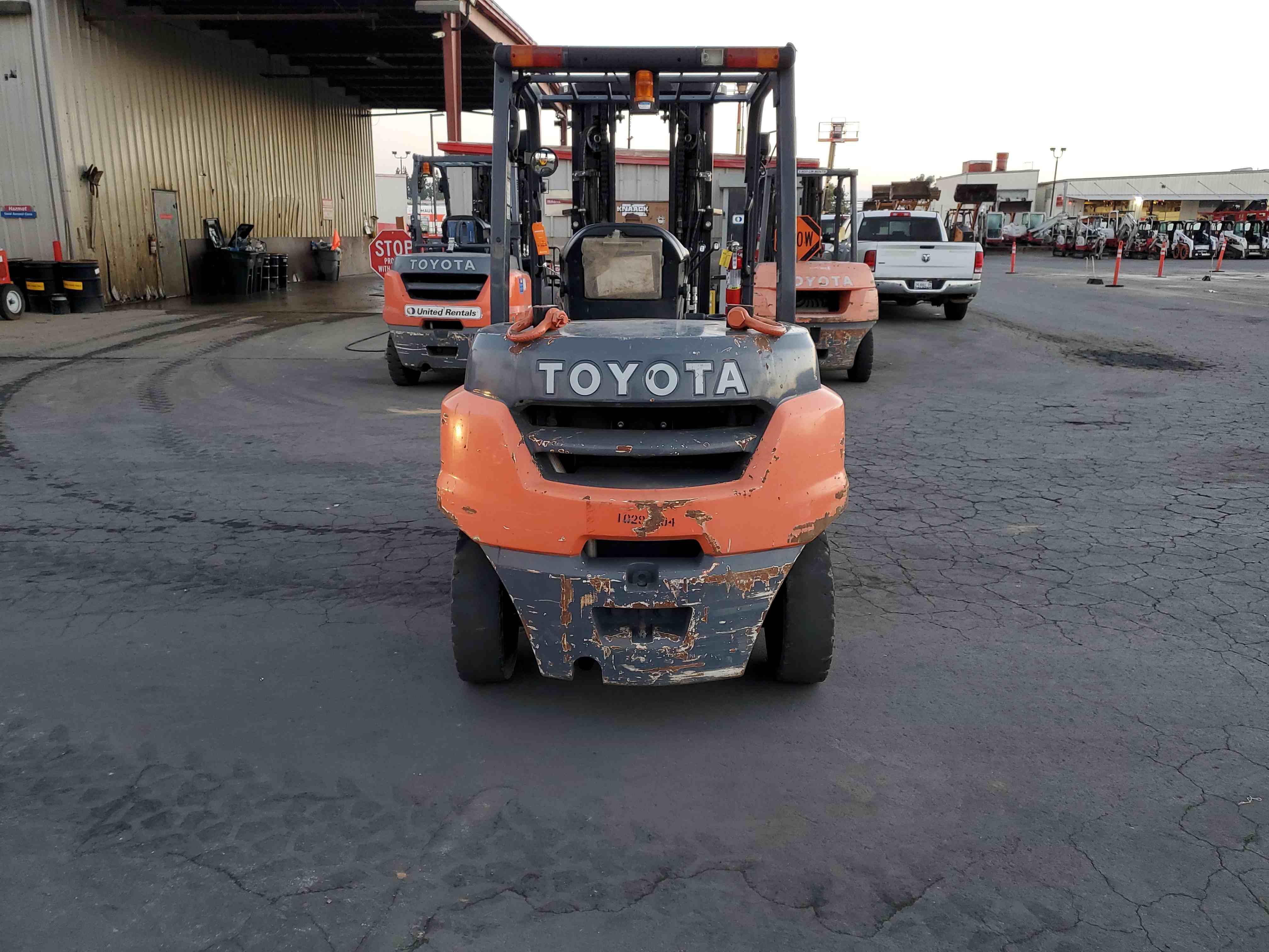 Used 2014 Toyota 8FD35U Warehouse Forklift For Sale in Torrance, CA ...