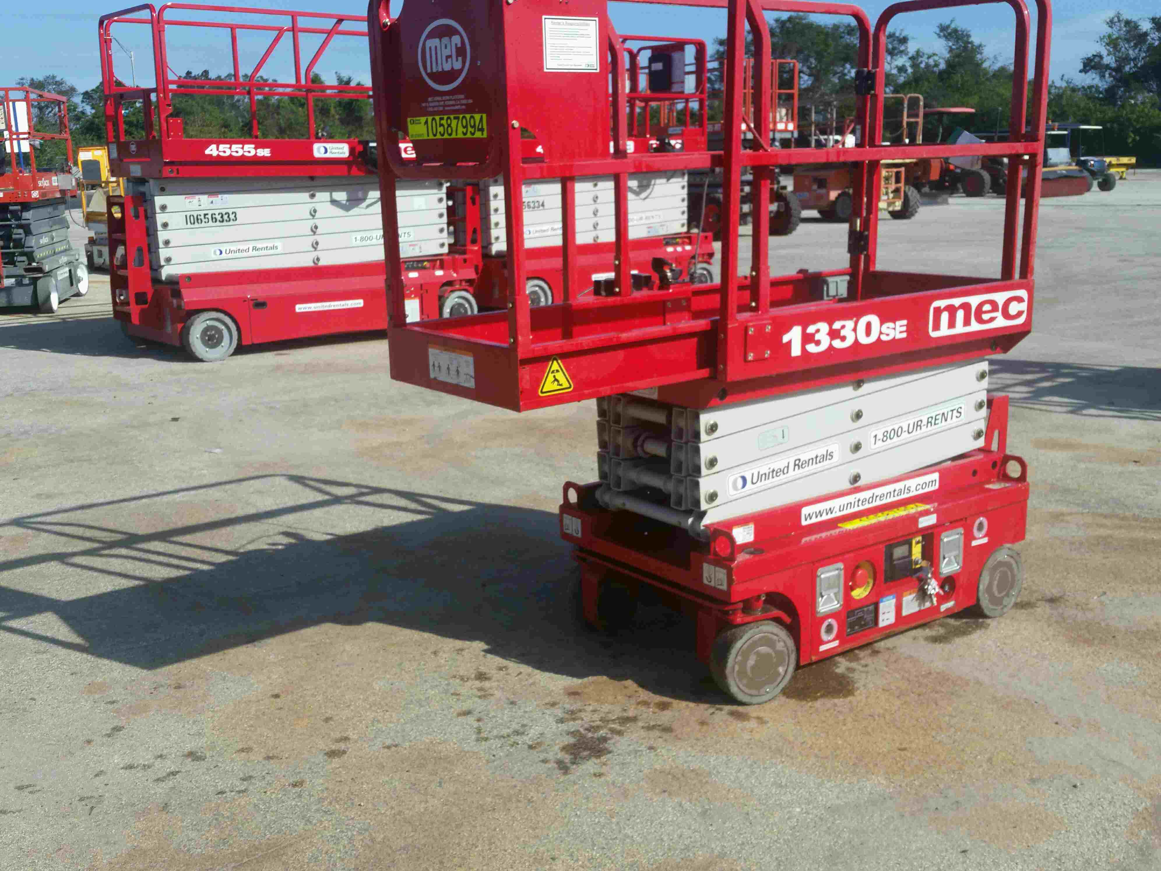 Used 2017 MEC 1330SE Scissor Lift For Sale in Orlando, FL | United Rentals
