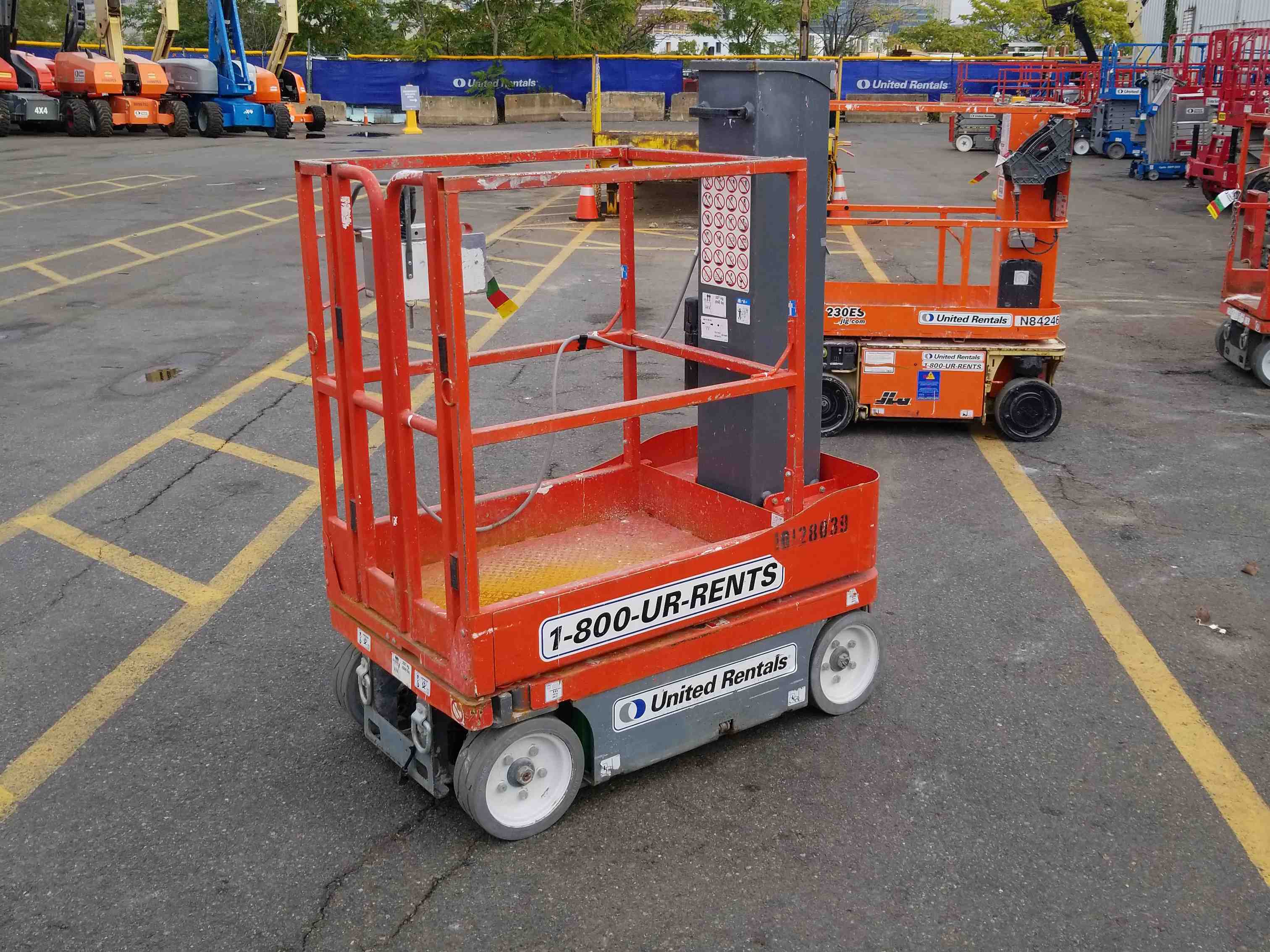 Used 2013 Skyjack SJ12 Self-Propelled One-Person Lift For Sale in ...