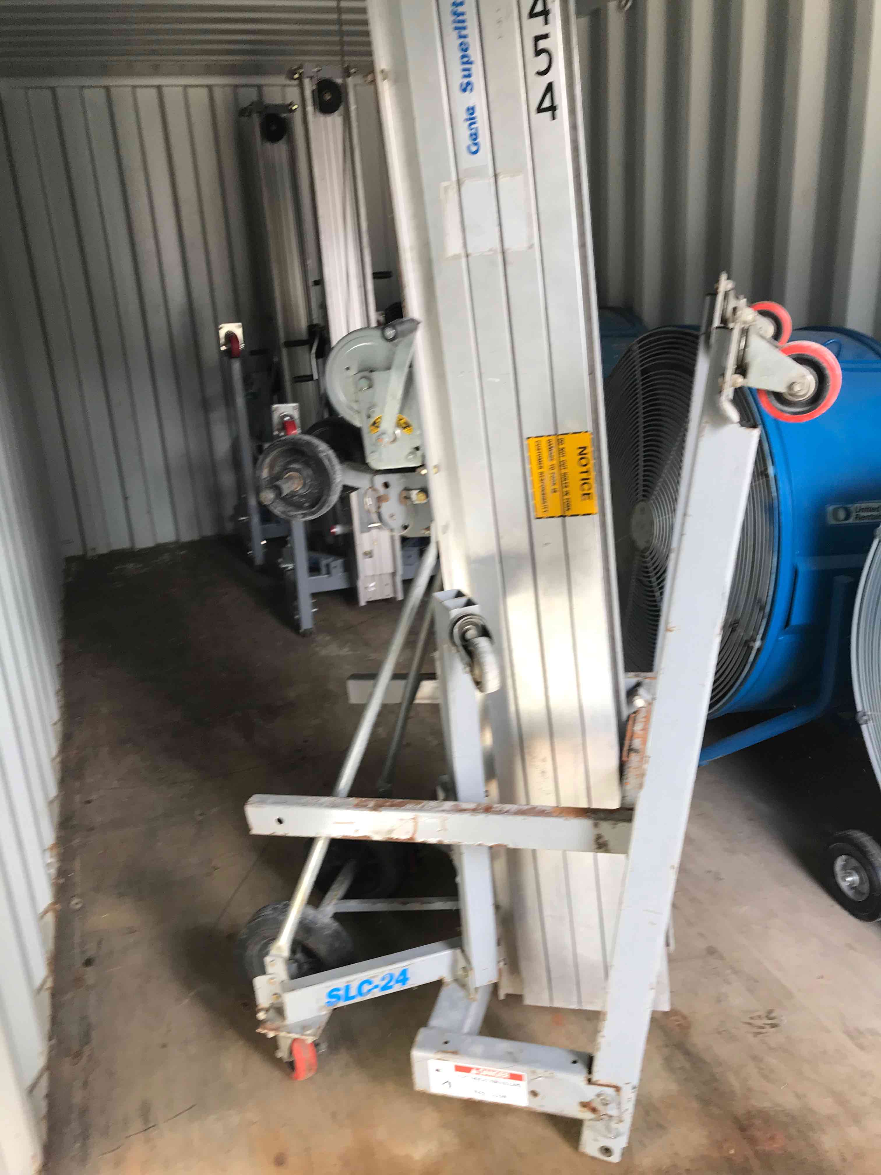 Used 2017 Genie AWP-30SDC Pusharound Lift For Sale in Genelle, BC ...