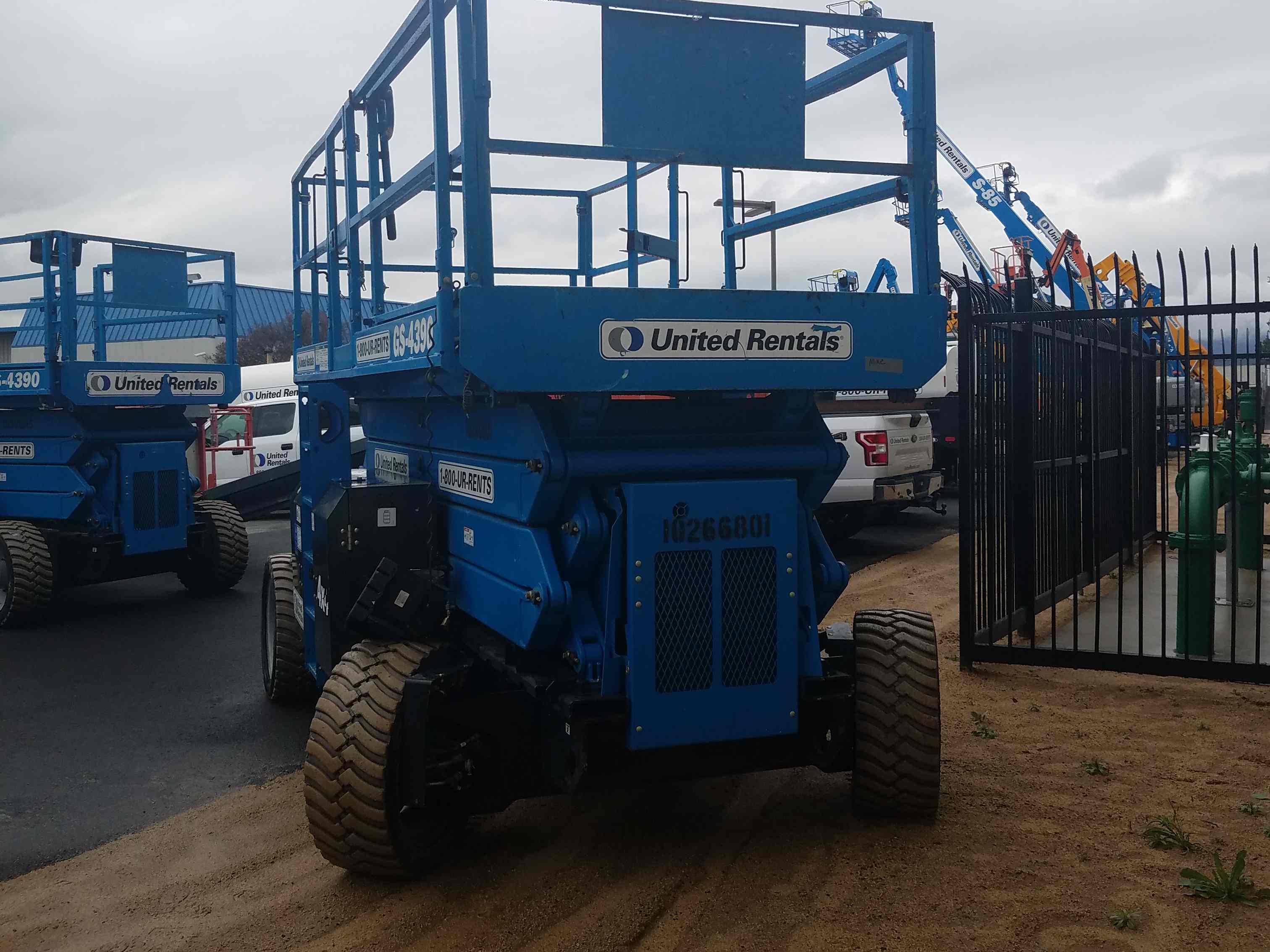Used 2014 Genie GS-4390 RT Rough Terrain Scissor Lift For Sale in ...