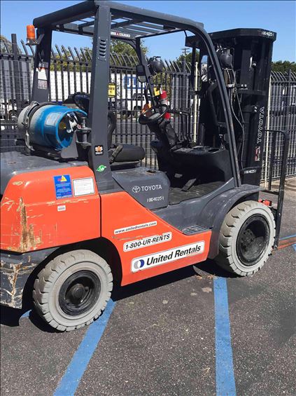 Used 2016 Toyota 8FGU30 Warehouse Forklift For Sale in Torrance, CA ...
