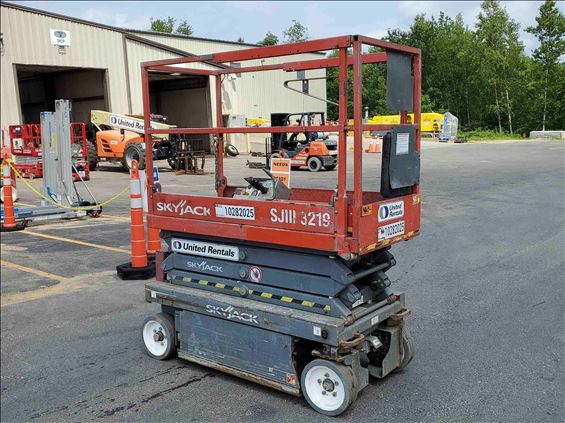 Aerial Lift Rentals at 122 PINE TREE INDUSTRIAL PKWY, Portland, ME ...