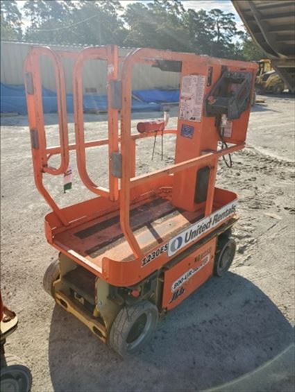 Used 2015 JLG 1230ES Self-Propelled One-Person Lift For Sale in ...