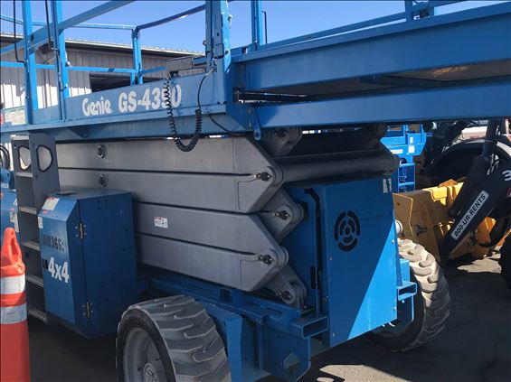 Used 2013 Genie GS-4390 RT Rough Terrain Scissor Lift For Sale in ...