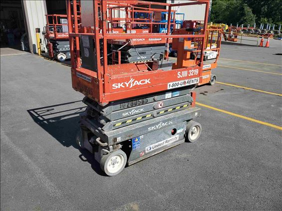 Aerial Lift Rentals at 1008 KENNEDY MEMORIAL DRIVE, Oakland, ME 04963 ...