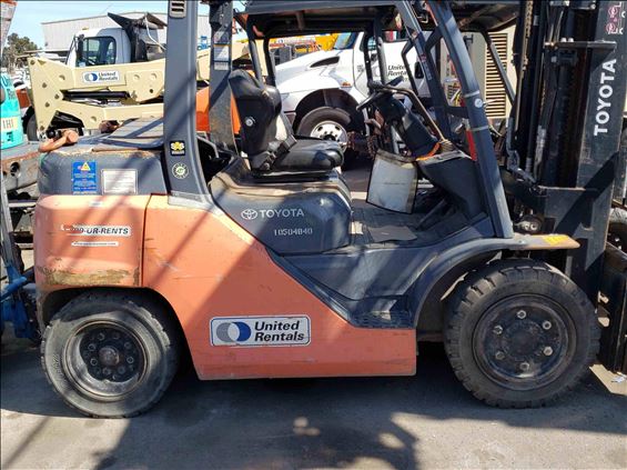 Used 2016 Toyota 8FD35U Warehouse Forklift For Sale in Wilmington, CA ...